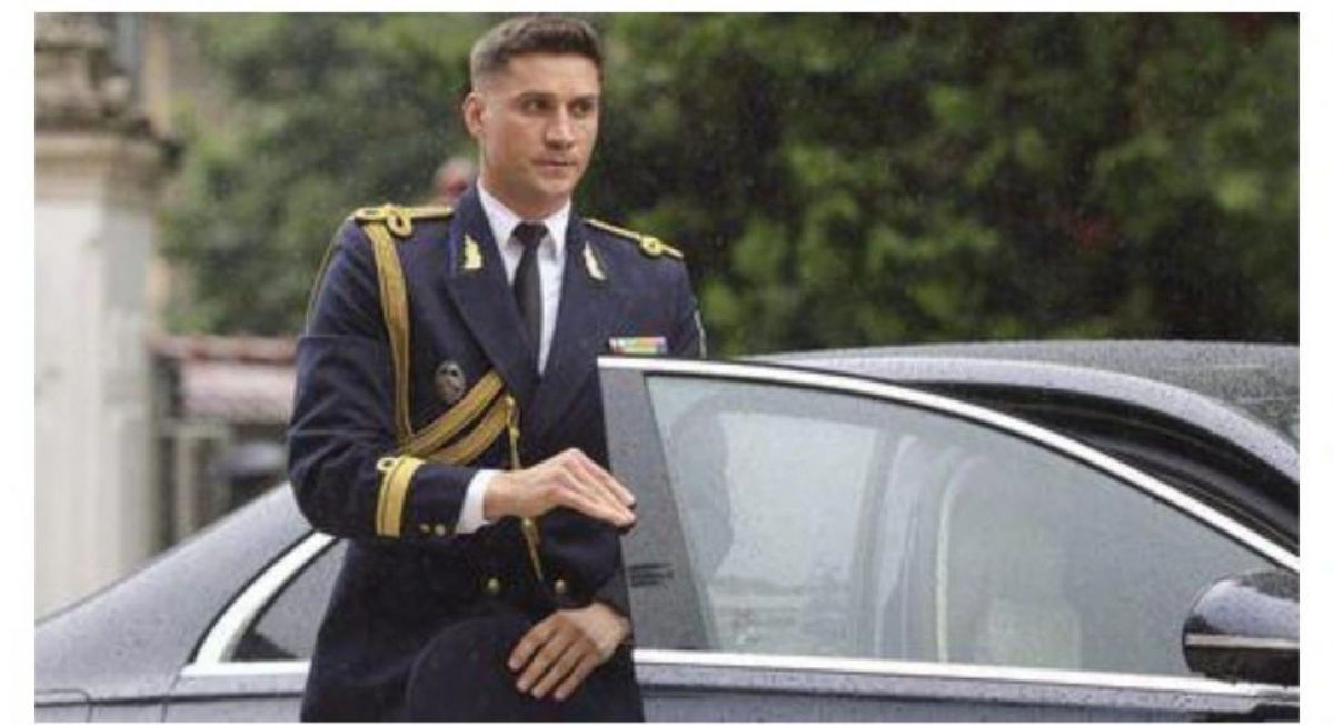A atras toate privirile și… o baladă! Agentul SPP al lui Nicușor Dan ...
